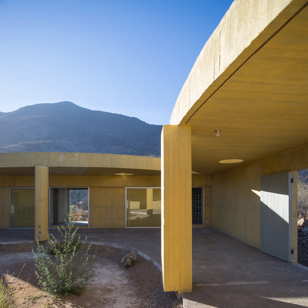 YinjiSpace - Pezo von Ellrichshausen x Raem House